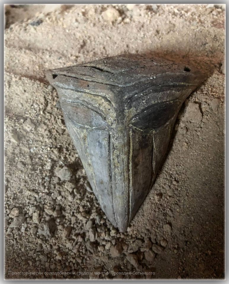 Ancient Salt Mine Offers Up a Neolithic Mask of a Salt God | The ...