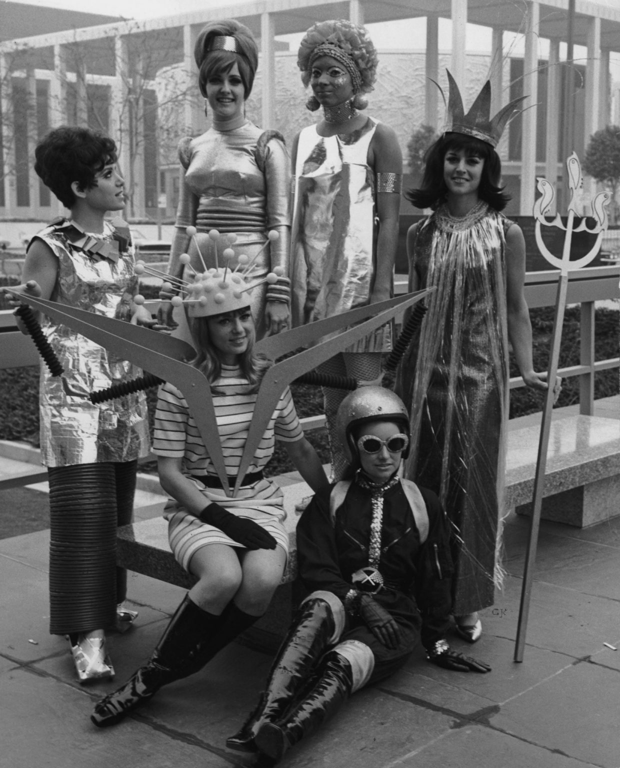 10 Times Futuristic Fashion Truly Reached For The Stars | The Vintage News