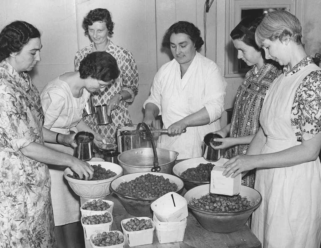 Money-Saving Tips From 1940s Homemakers That Still Work Today | The ...
