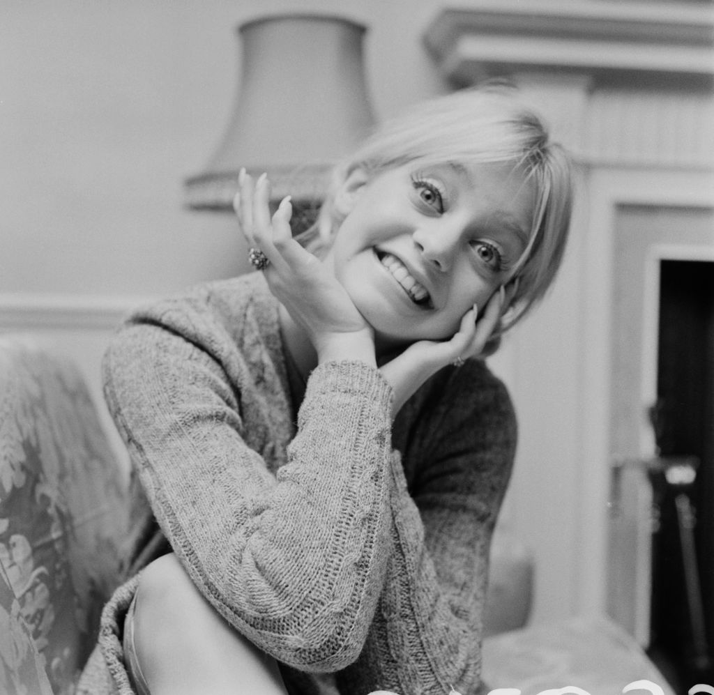 Goldie Hawn Reveals She Suffered Panic Attacks After Landing Her First ...