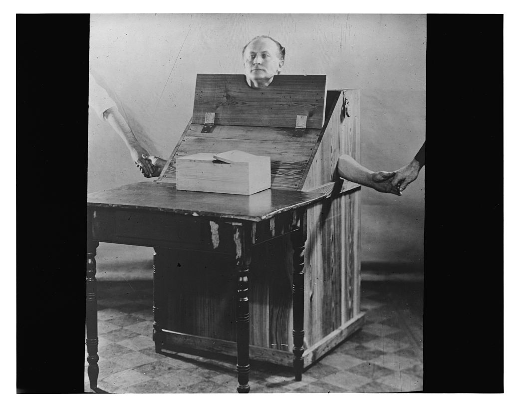 The Houdini Death Mystery: Appendicitis or a Spiritualistic Plot? | The ...