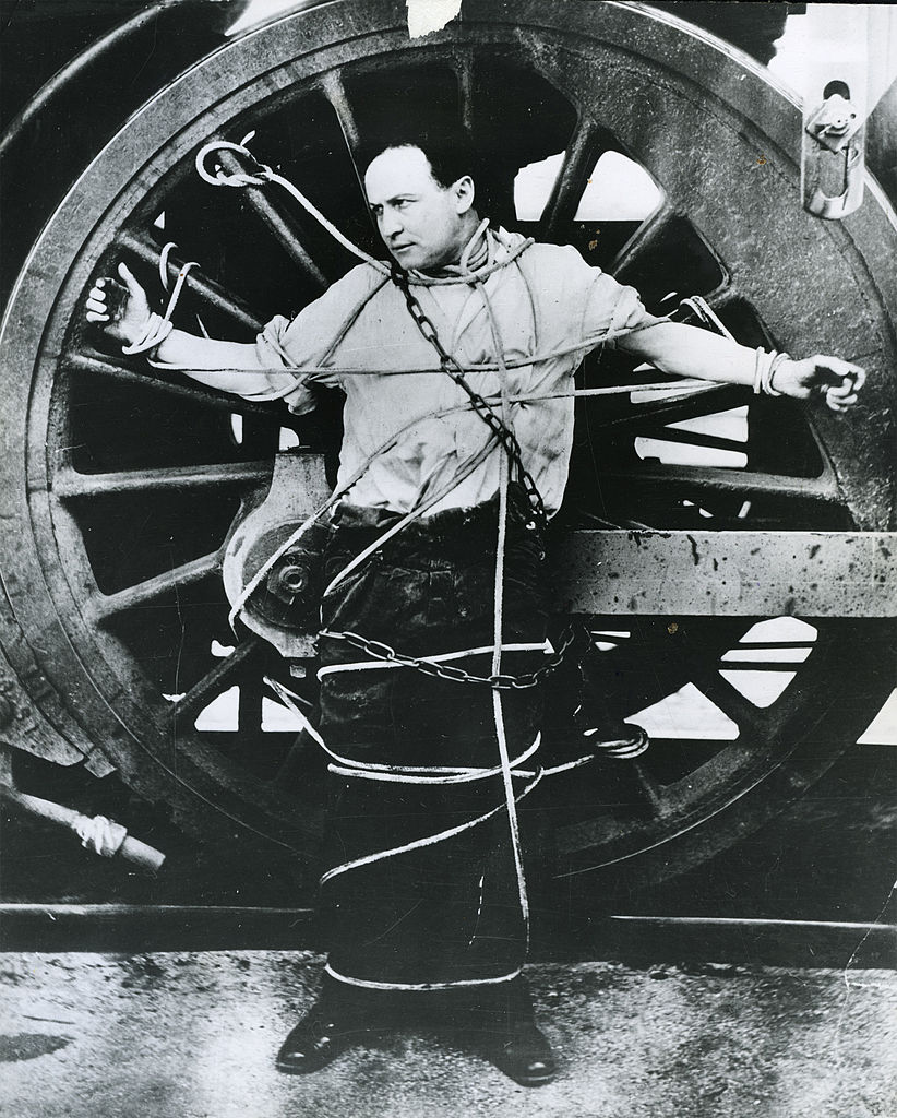 The Houdini Death Mystery: Appendicitis or a Spiritualistic Plot? | The ...
