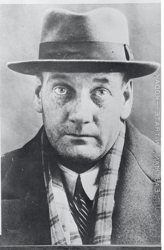 Mobsters Relied on Surgeons To Remove Their Fingerprints | The Vintage News