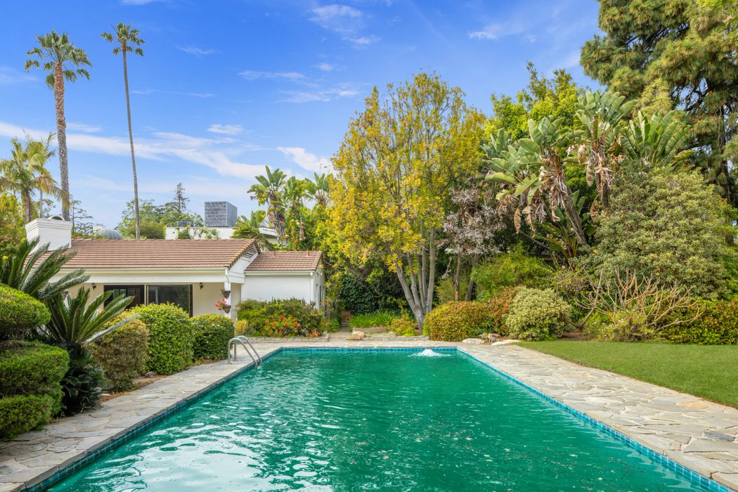 Betty White's Historical Brentwood Home Has Gone Up for Sale | The ...