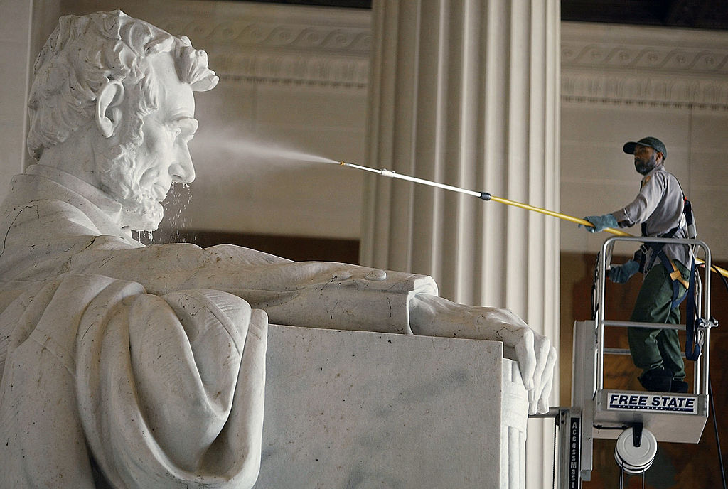 There’s a Typo on It and 13 Other Memorable Facts About the Lincoln ...