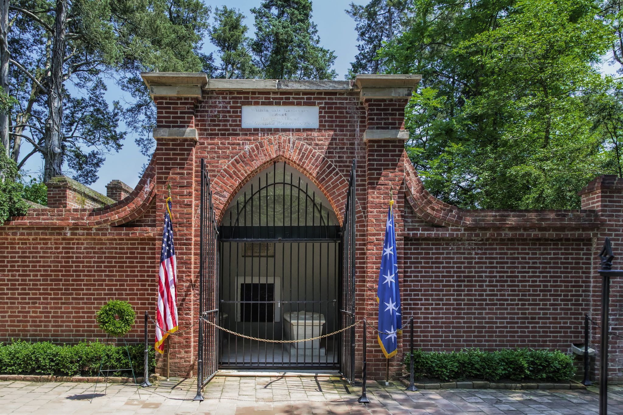 The US Capitol Building Was Designed to Display George Washington's ...
