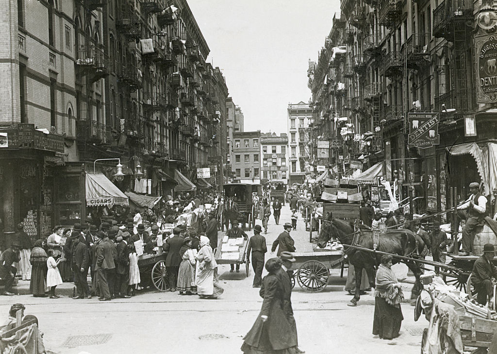 These 20 Photos Tell the Horrific History of New York's Tenements