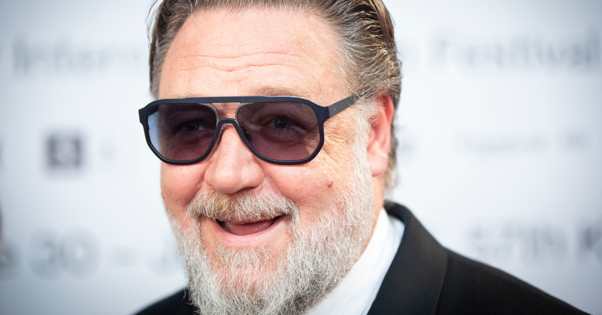 Russell Crowe Reveals He's Related to the Last Man Ever Beheaded in ...