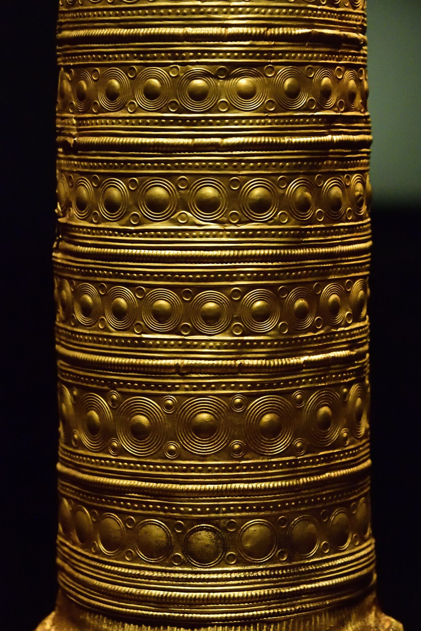 The Berlin Gold Hat Is a Showcase of Bronze Age Astronomy | The Vintage ...