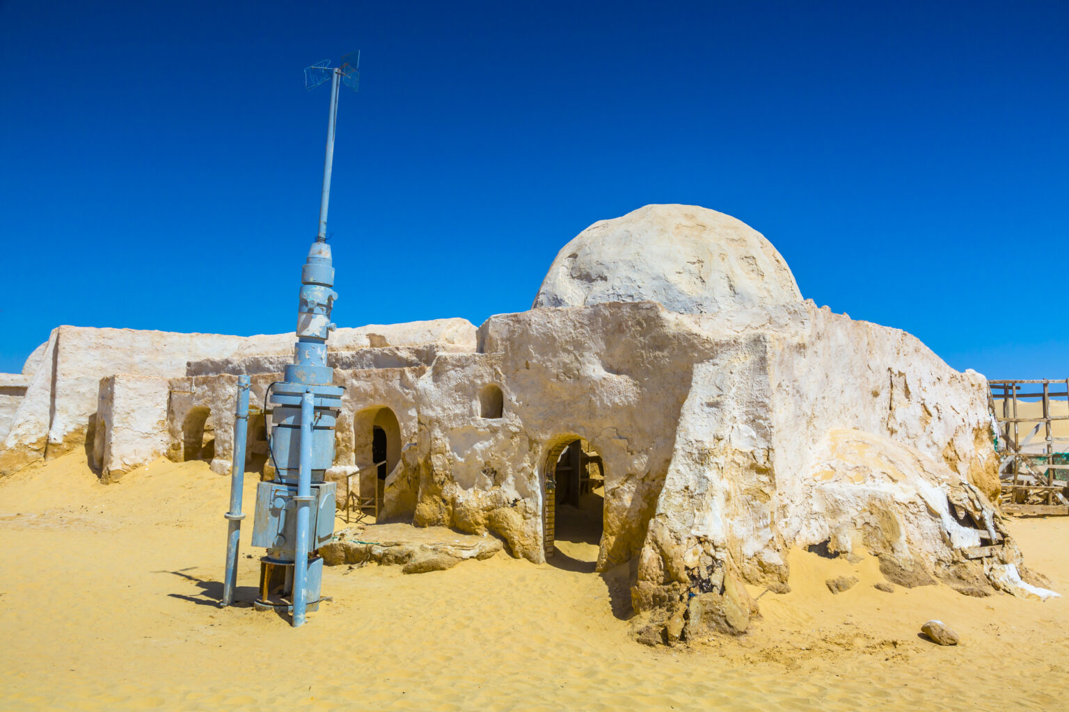 You Can Visit the ‘Star Wars’ Tatooine Movie Set in the Tunisian Desert ...