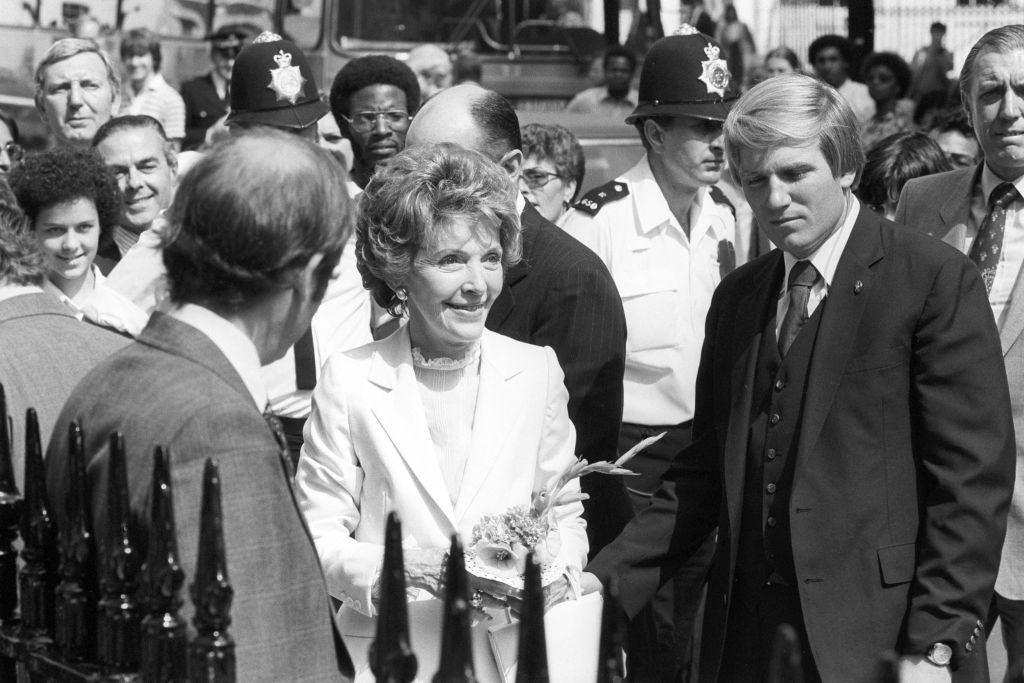 50 Rarely-Seen Photos From Princess Diana's Wedding to Prince Charles ...